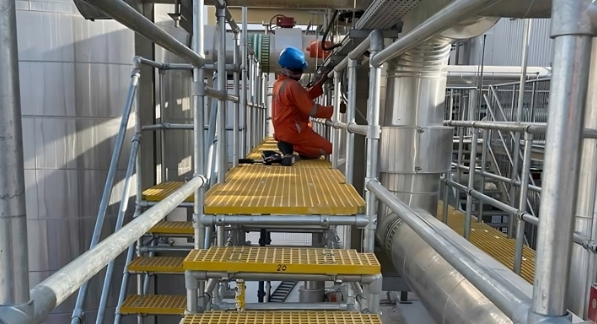 L-Shape Wheelchair Ramp with Landing | FlexDecks